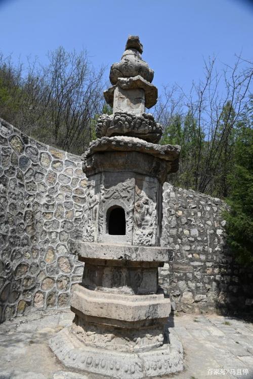 The ancient temple ruins of the Three Kingdoms are hidden in the valley ...