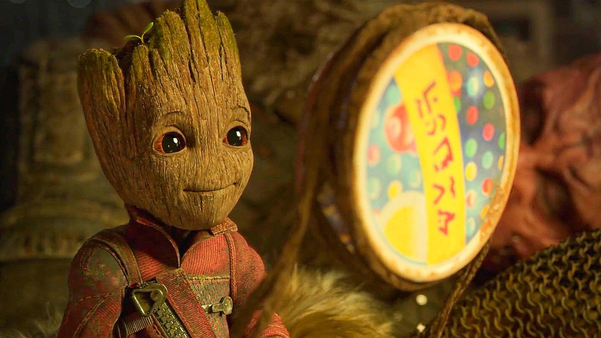 As an earthling, Peter Quill, how does he fight against various alien ...