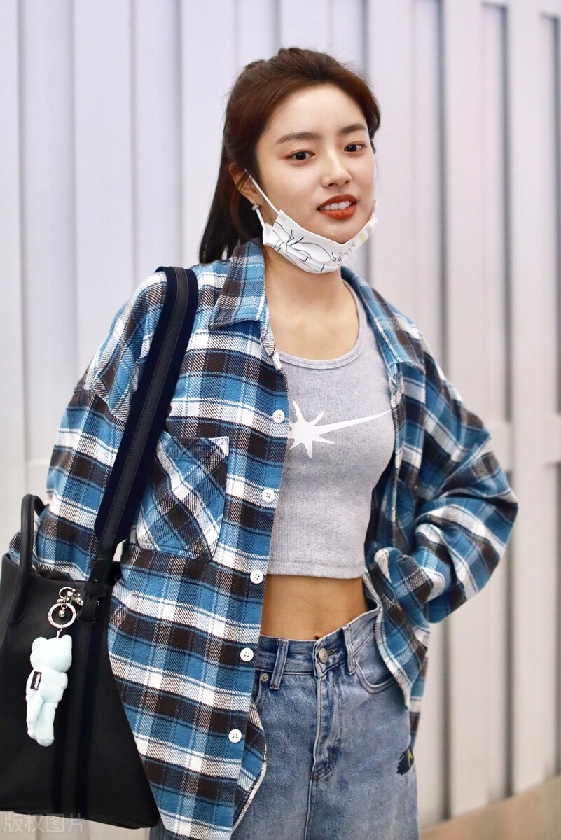 Xu Ruohan's playfulness and casualness - iNEWS