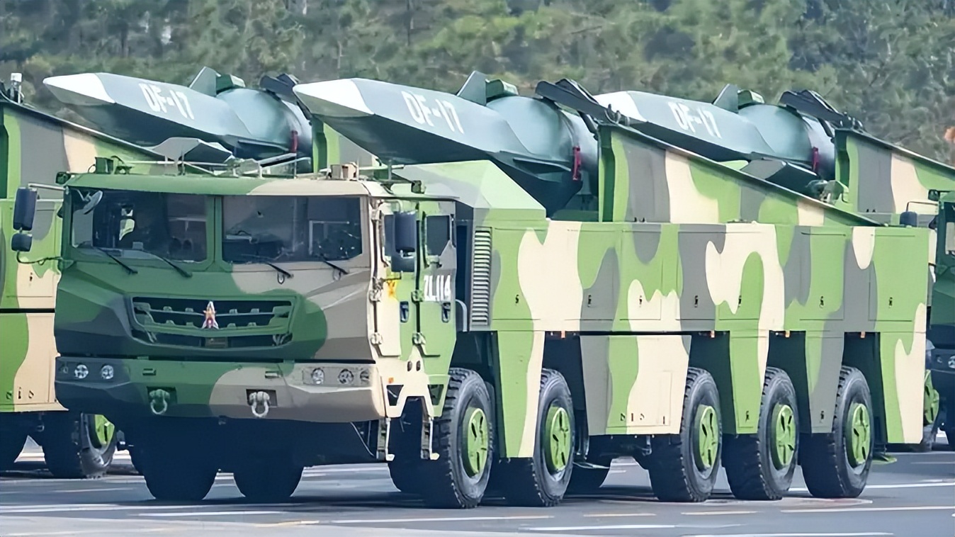 China is on the stage, and Dongfeng 17 missiles are on the border ...