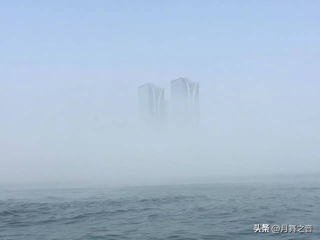 Is a mirage an optical phenomenon?A mirage or a projection from a ...