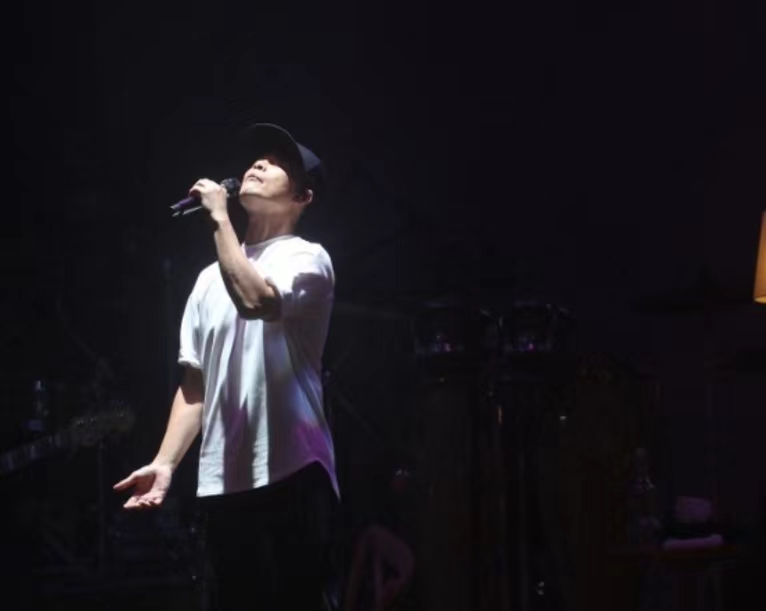 come on!Famous Hong Kong singer held a concert after 3 years of absence ...