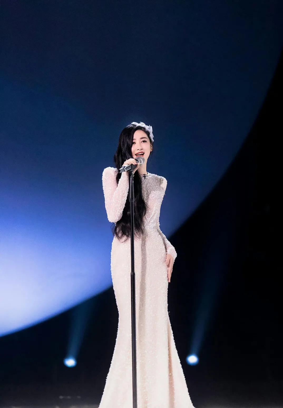 Chengfeng 2023 will start broadcasting, Xie Na will sing pineapple and ...