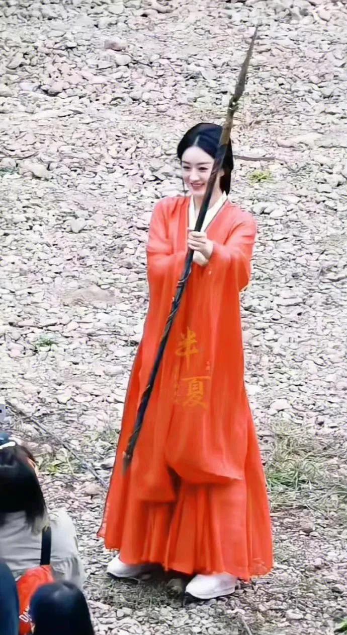 Looking forward to Zhao Liying's new drama and Feng Xing - iNEWS