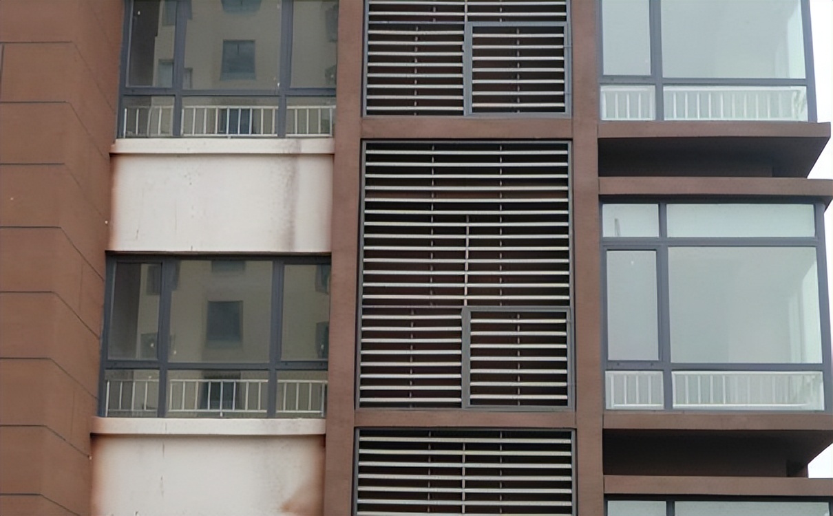 CFD analysis of building cross ventilation with external louvers - iMedia