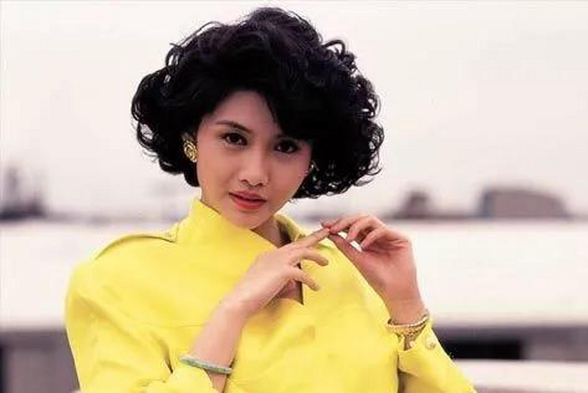 Qiu Shuzhen, the "third-level queen" who debuted at the age of sixteen ...