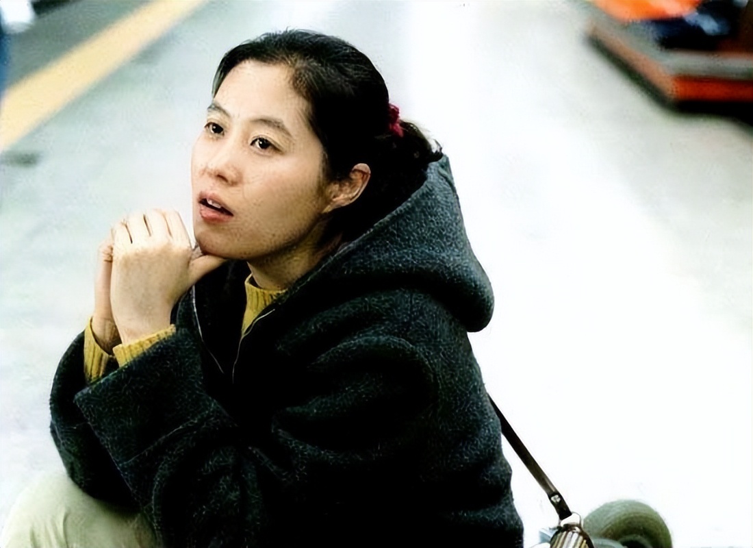 The movie "Oasis" contrasts shots and close-ups to highlight emotional ...