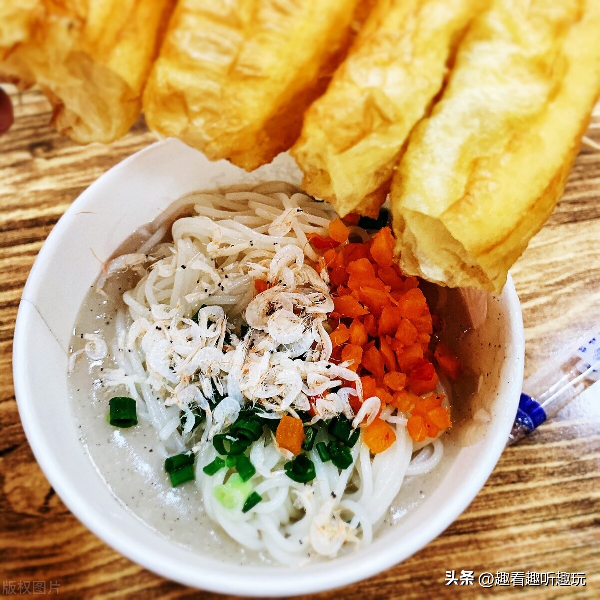 Wuhan breakfast - pasted soup powder, have you tried it? - iNEWS