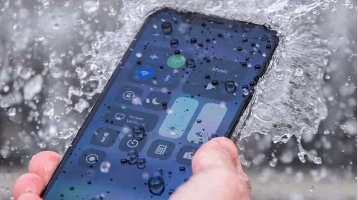 Apple's new patent makes it easier to touch the iPhone's wet screen - iNEWS