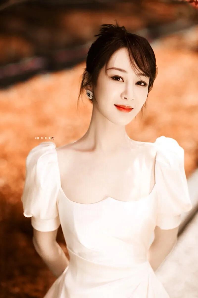 Star Beauty - Issue 58 Yang Zi - iNEWS