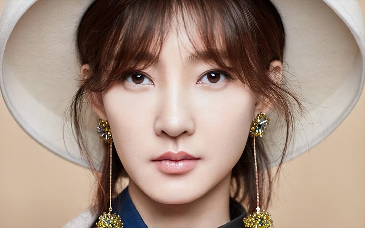 Wang Likun is born with a simple and elegant temperament, and her ...