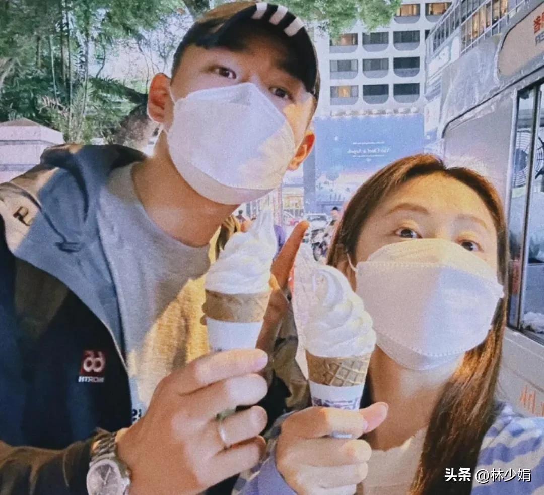 The second anniversary of Wang Yanlin and his wife receiving the ...