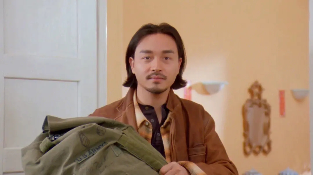 The three celebrities with the most expensive funerals, one person sits ...