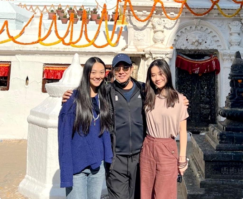 Jet Li's family of four is playing, the daughters are prettier than the ...