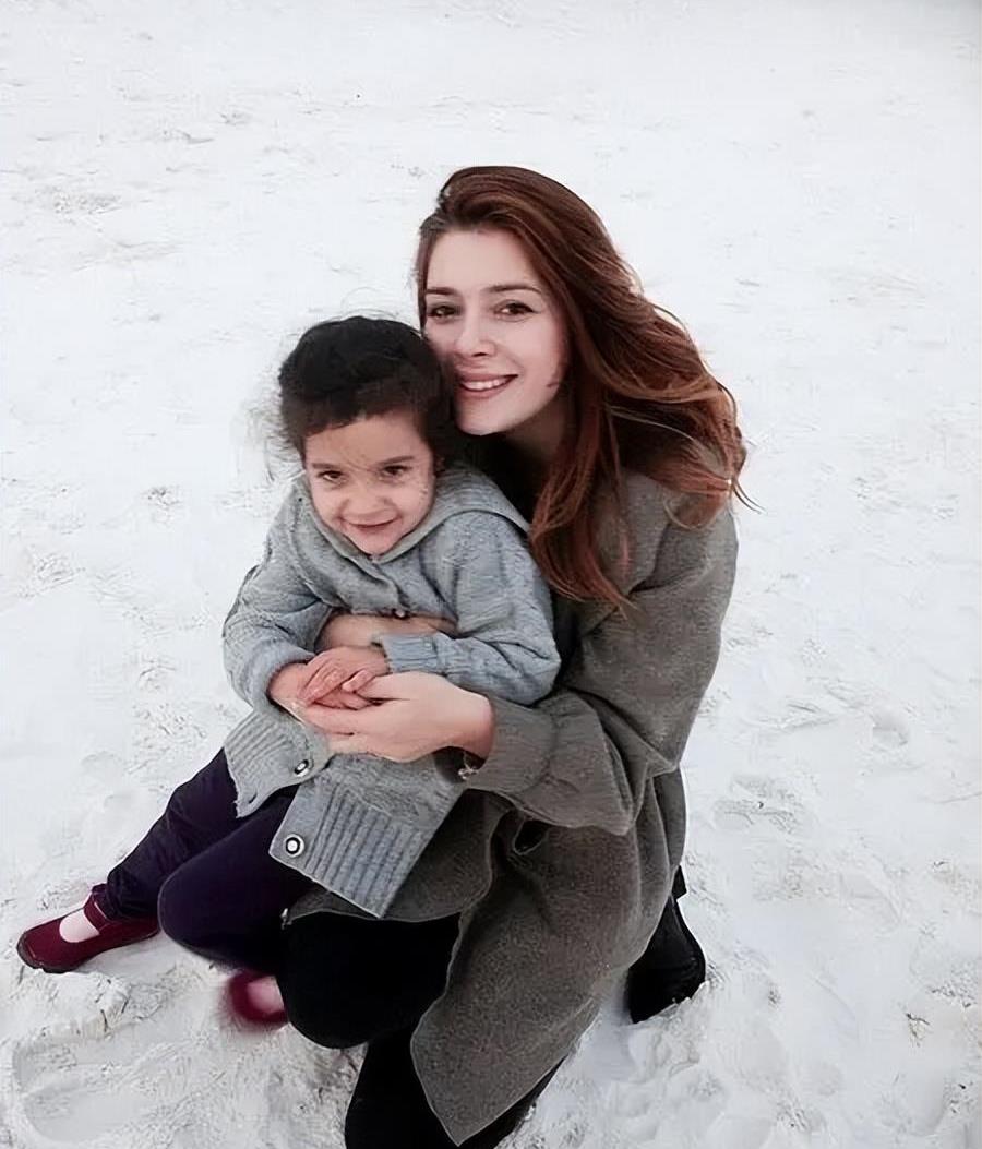 The original actress dedicated to art-Elena Satine - iMedia