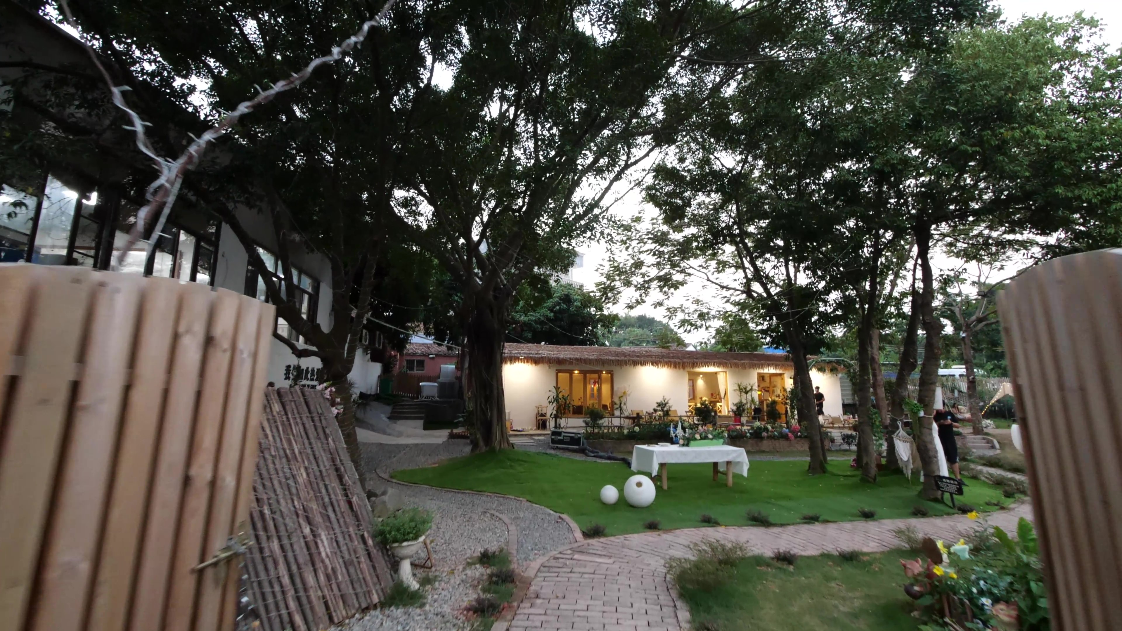 Impression big paddy field of orange pond courtyard - iNEWS