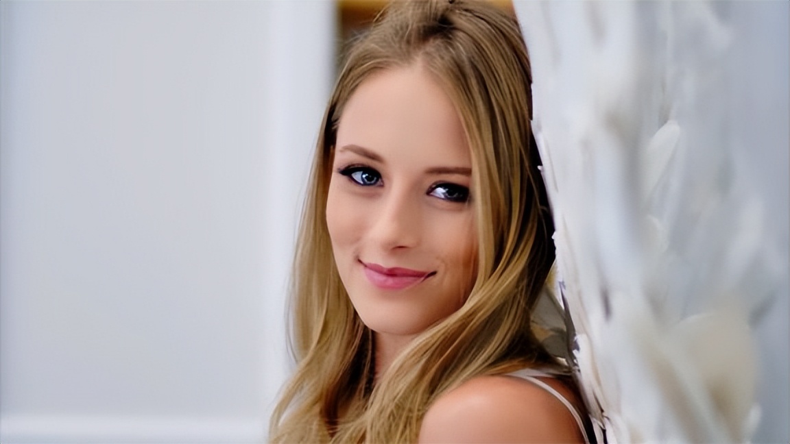 Emily Bloom, the perfect woman from Ukraine - iMedia