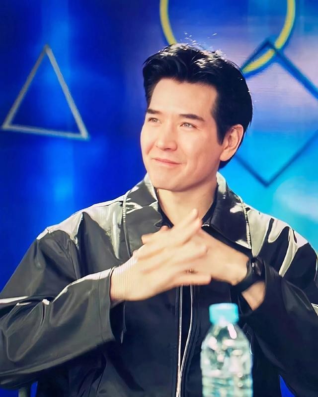 Super handsome, Fei Xiang instantly looks 20 years younger after ...
