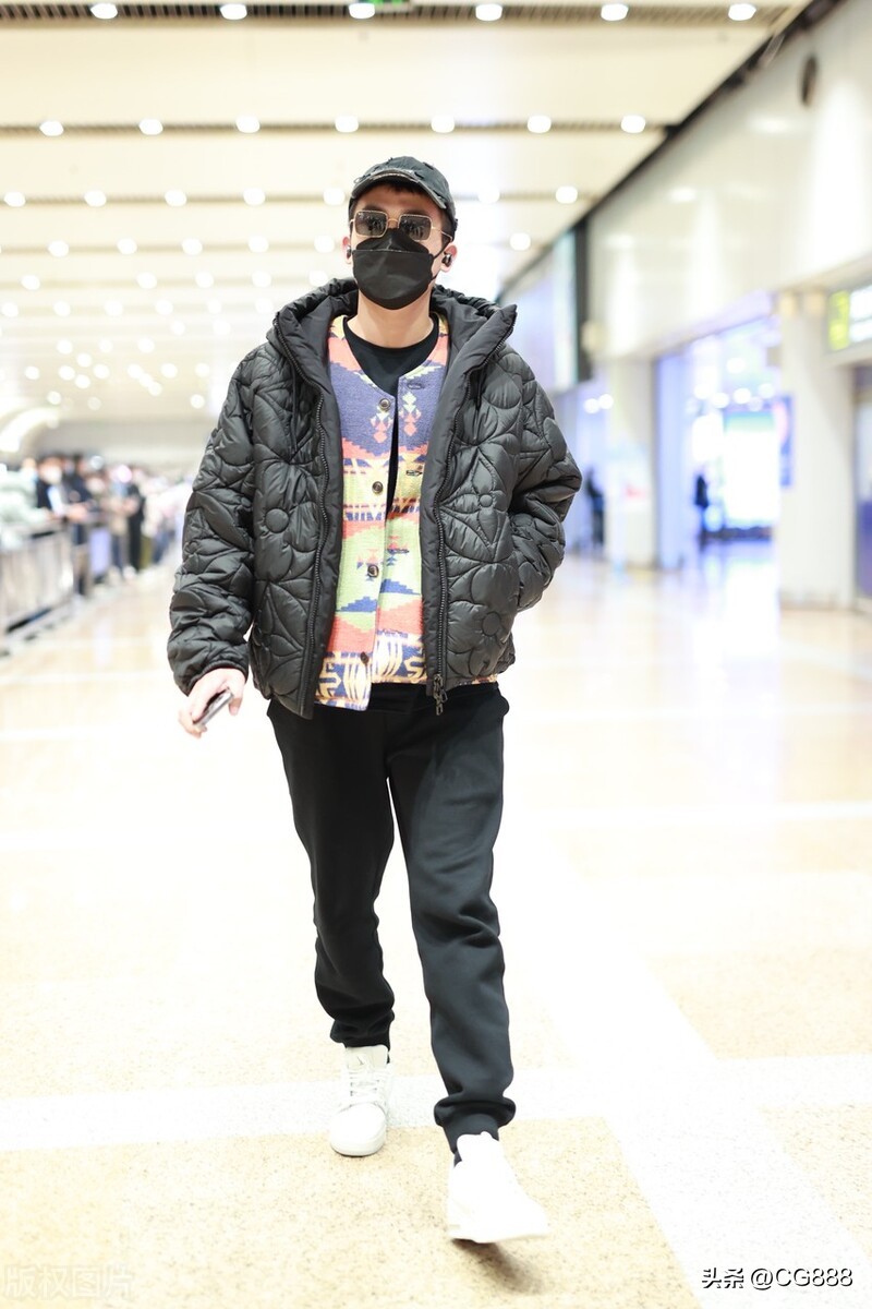 Ouhao appeared at Beijing Airport on March 19, 2023 - iMedia