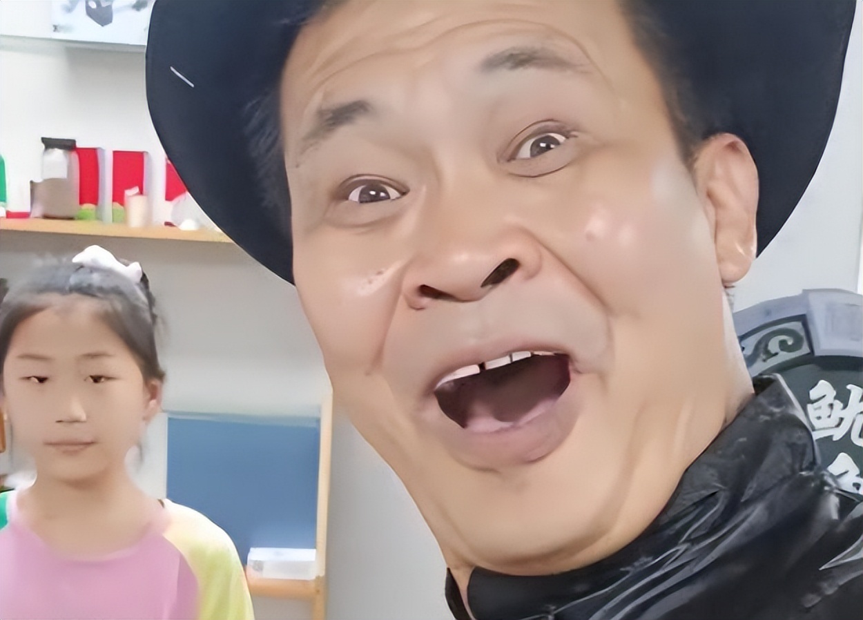 Yu Xiuhua's 8th show of love: still a boy at 48 - iNEWS