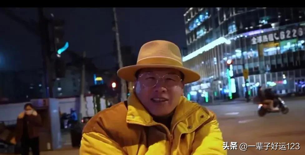 Among the male hosts in Shanghai who love to wear hats the most, who is ...