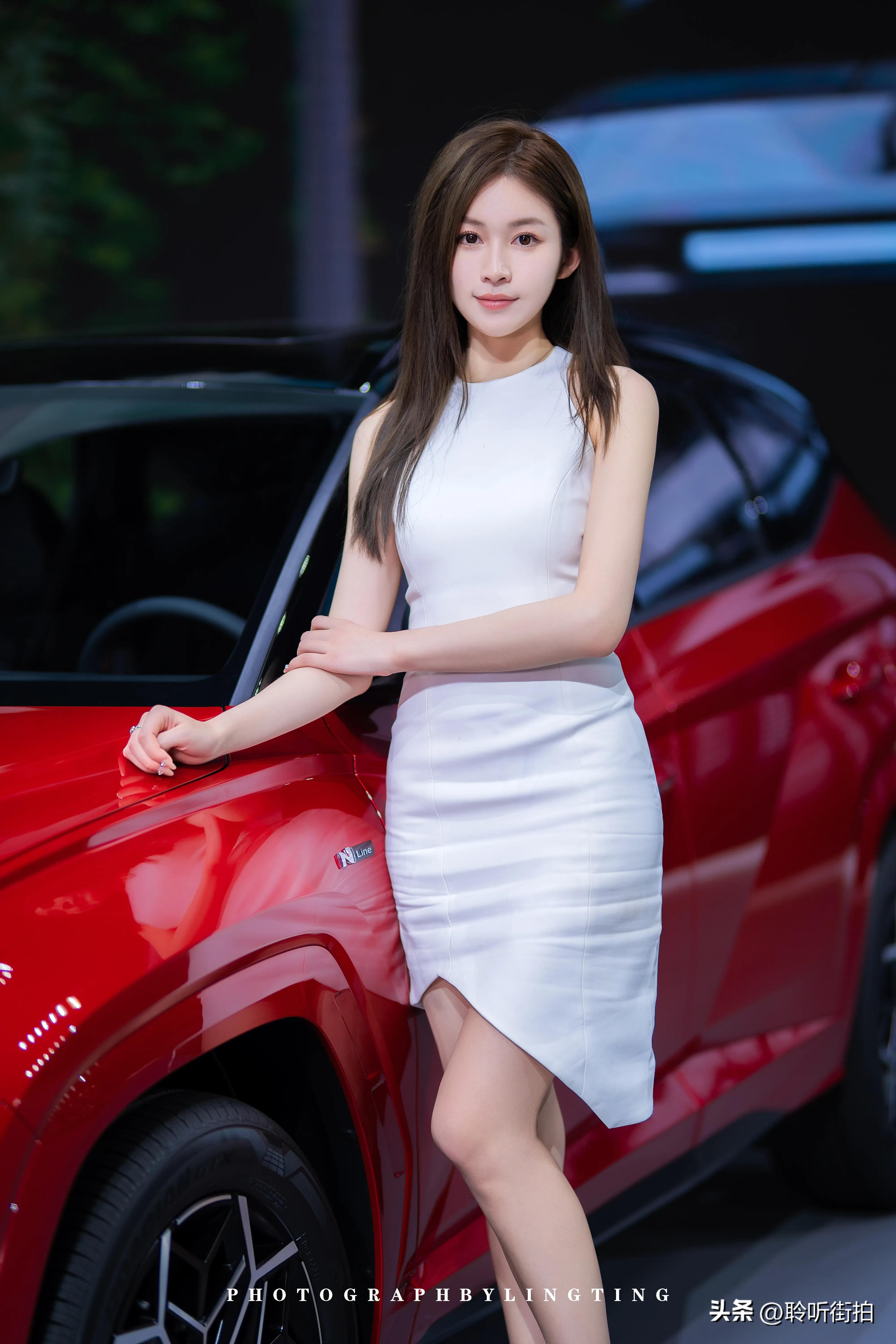 Liu Ting at the Guangzhou Auto Show - iNEWS