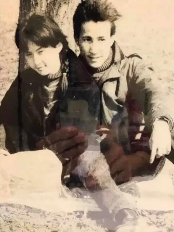 The parents of the late singer CoCo Lee are too good for each other ...