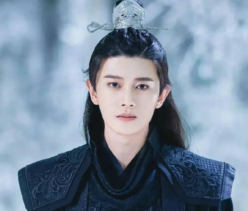 "Ancient Costume God" Ren Jialun, 6 years after his debut, eight ...