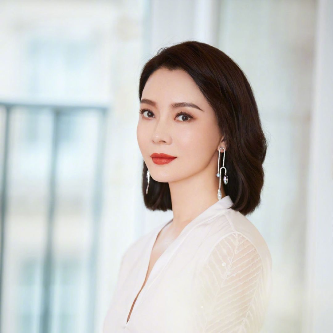 Appreciation of Chen Shu's self-portrait and beautiful photos - iNEWS