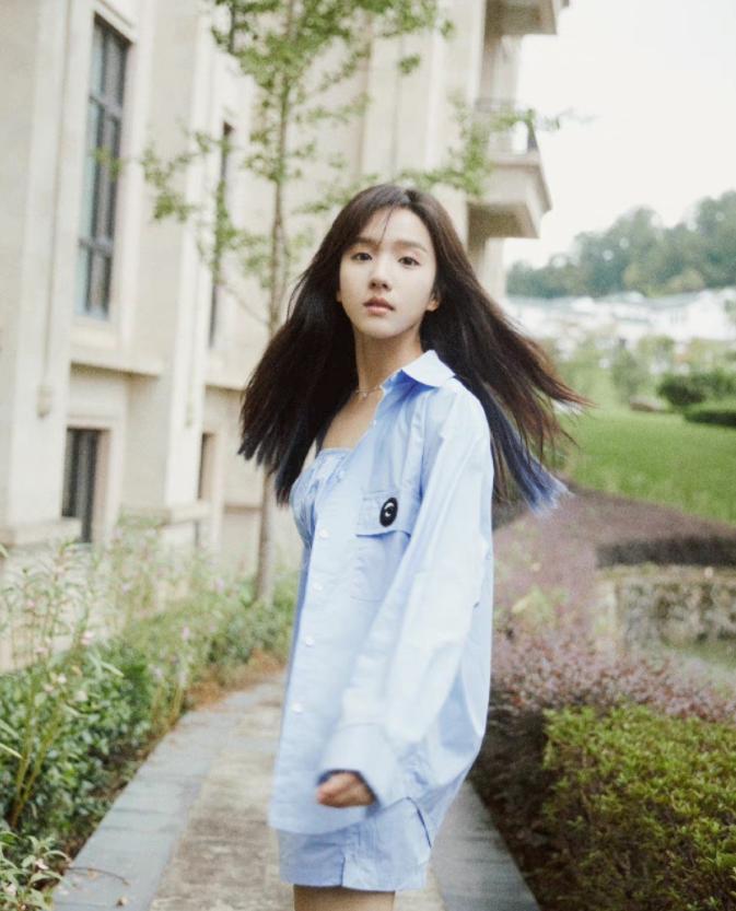 After "The Works of the Imperial Gift", sweet girl Su Xiaotong took on ...