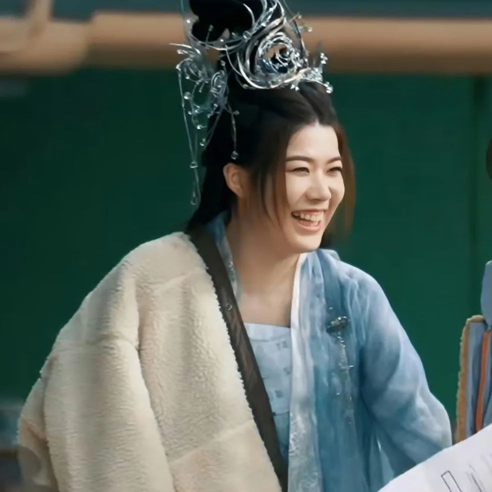 Zhou Dongyu, Di Lieba, Xiao Zhan, Li Qin, Bai Jingting and Song Yi - iMedia