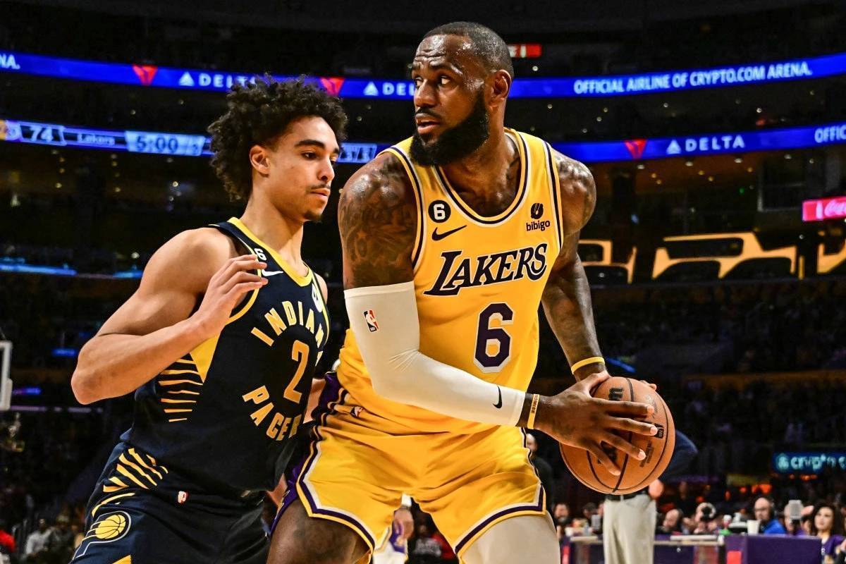 The Lakers led by 17 points but suffered a three-pointer from the ...