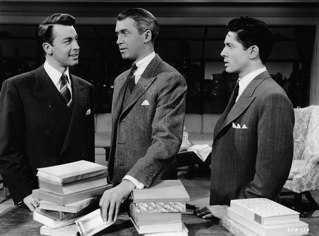 What are the elements of Hitchcock's film? - iNEWS