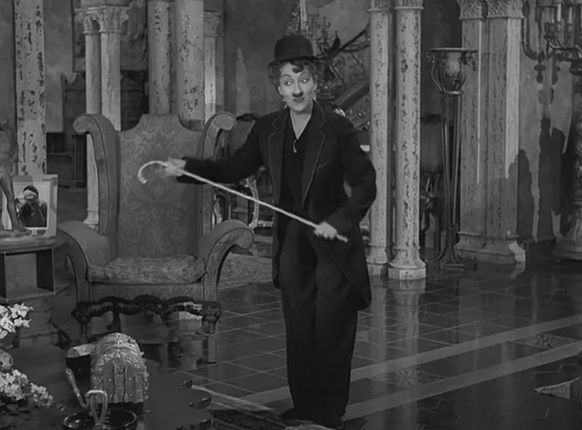 Emotional entanglement: How "Sunset Boulevard" uses music and images to ...