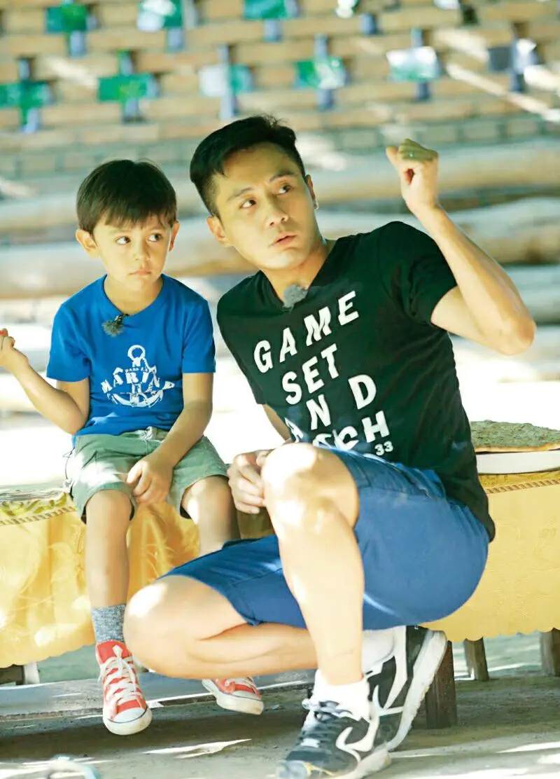 Liu Ye's son Nuo Yi's appearance has been greatly improved! The 12-year ...