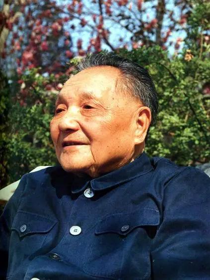 When Liu Bocheng became blind in his later years, Hua Guofeng came to ...