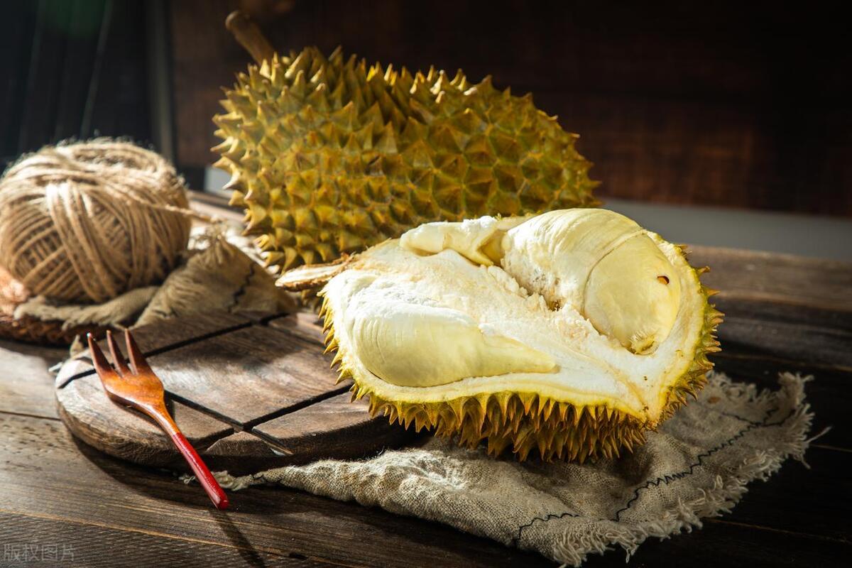 Durian season is hot! The most practical technique for picking durians ...