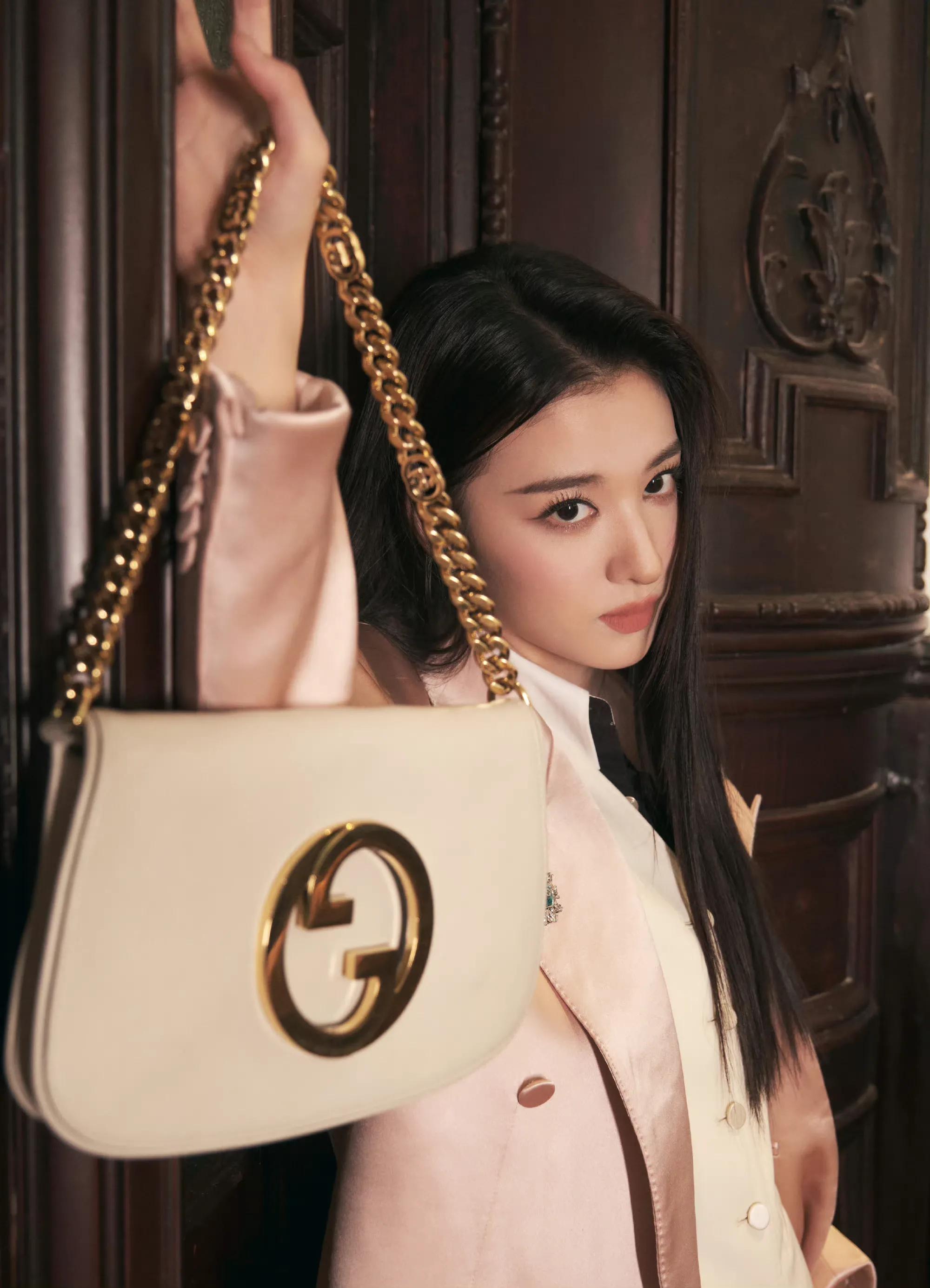 Beautiful picture of Wang Churan - iNEWS