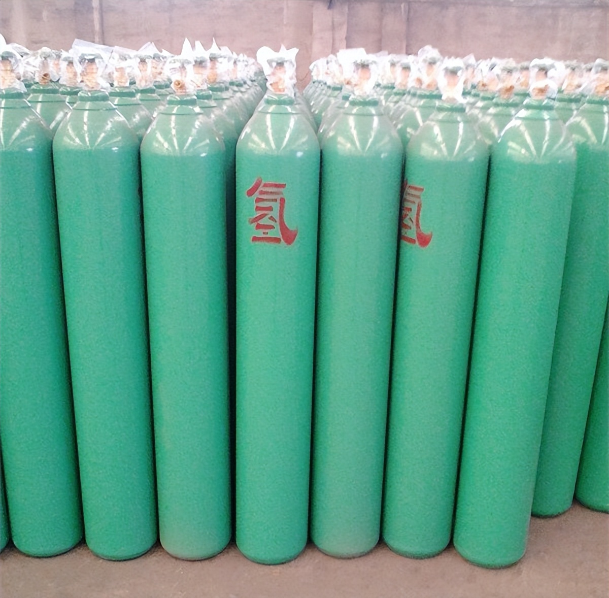 The role of noble noble gases in neon tubes - iNEWS