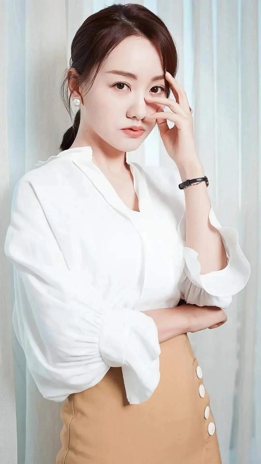 Yang Rong's photo mobile wallpaper - iMedia