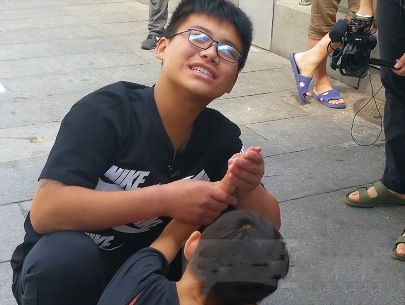 Internet celebrity "Killing Fish Brother" commits suicide: what he ...