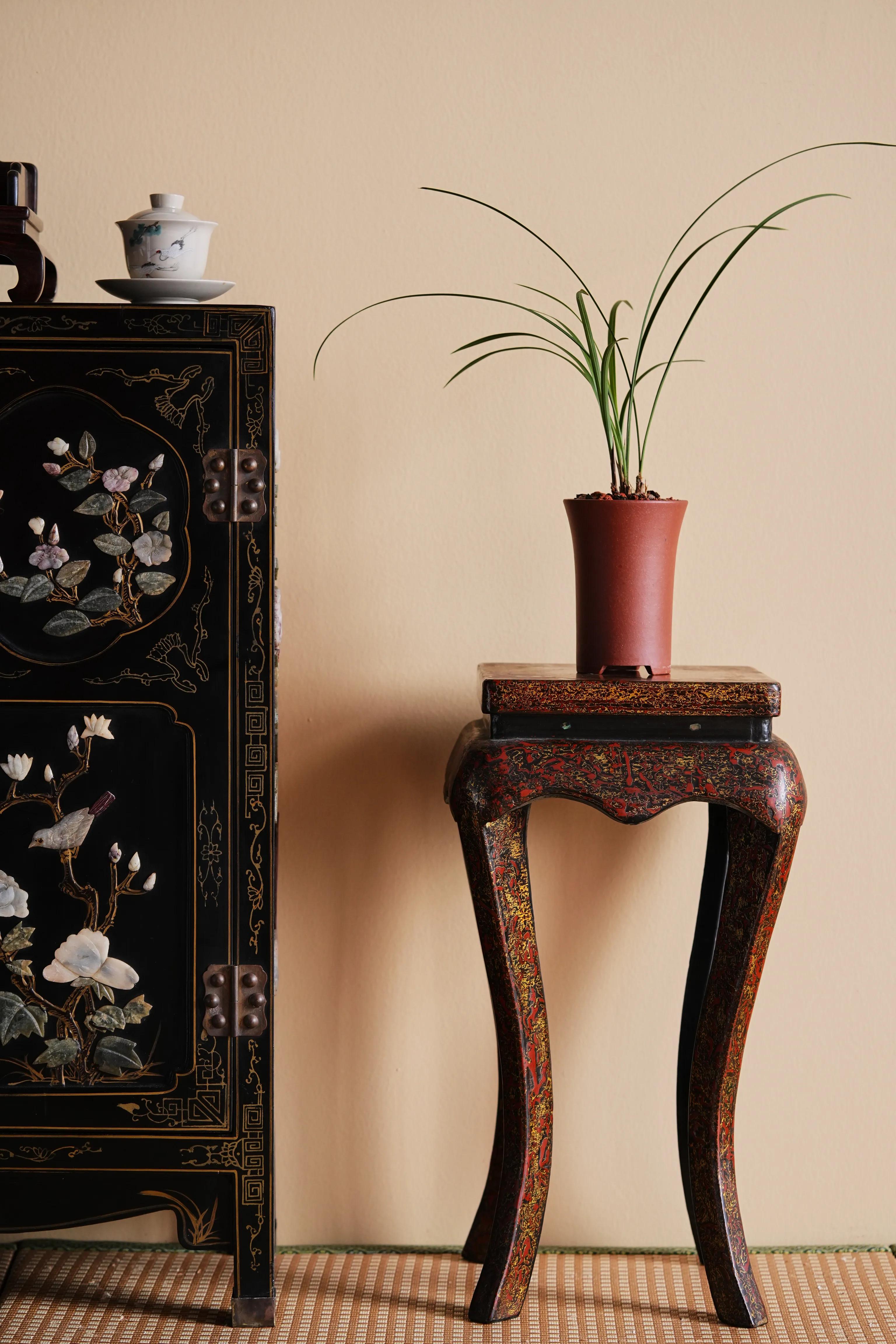 Lacquer Base & Incense Table - iMedia