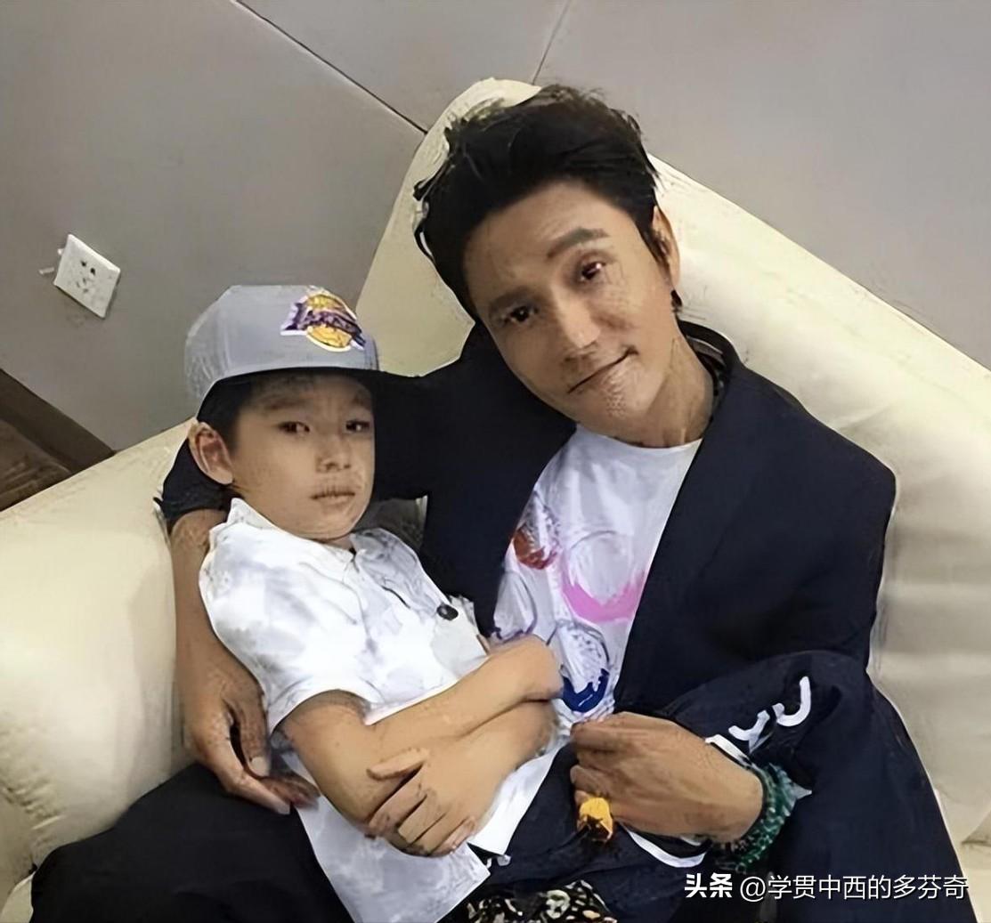 Chen Kun's 21-year-old son shows off Rolls-Royce! The appearance of the ...