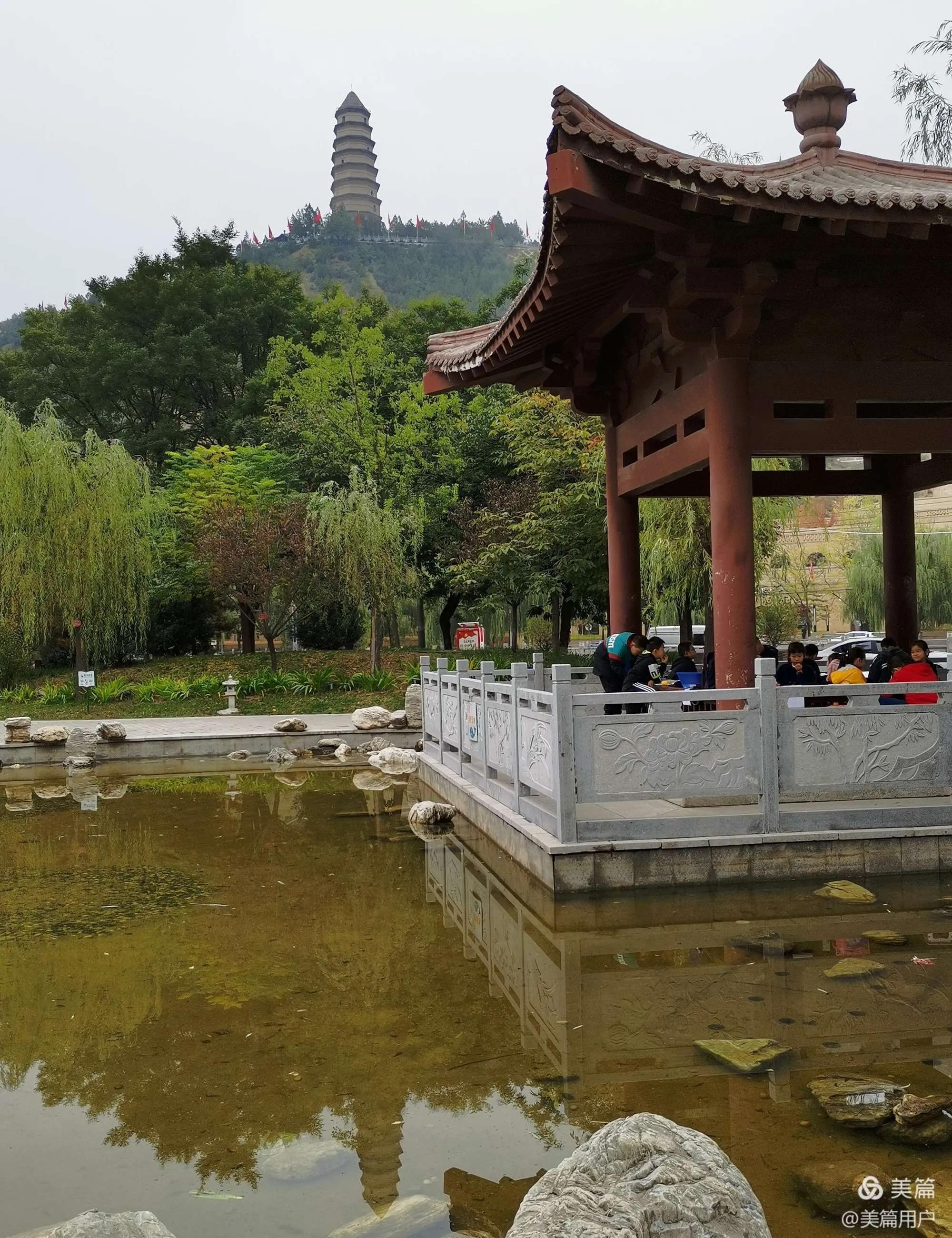 Yan'an is picturesque in golden autumn - iNEWS