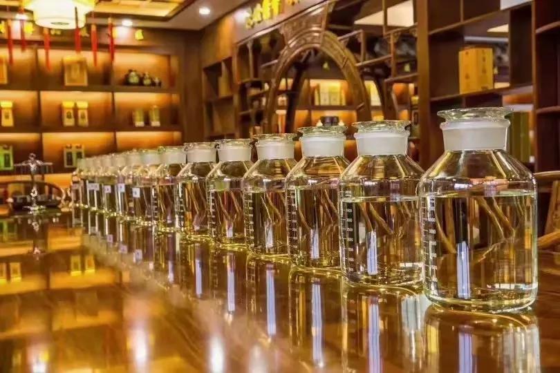 Why are the prices of Maotai-flavored wine expensive and cheap? - iNEWS