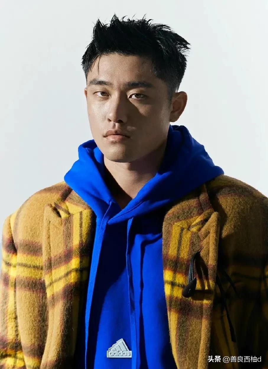 Wu Yibing's first magazine photo - iNEWS