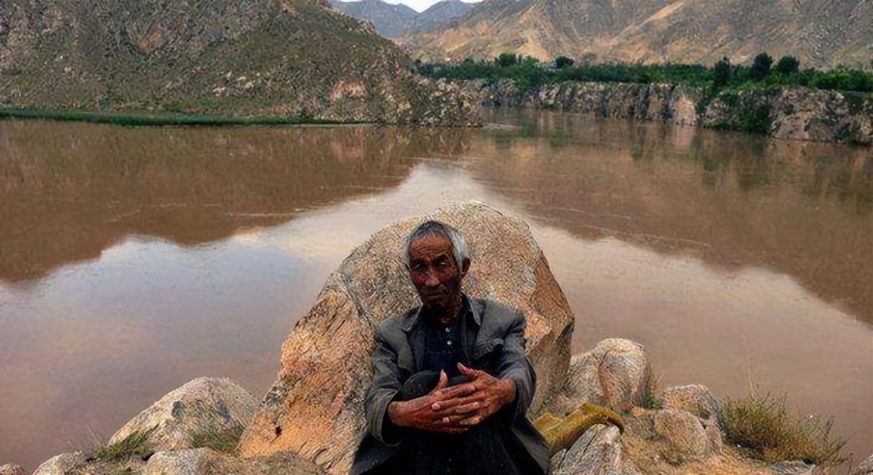 Yellow River corpse hunter: The corpse stands upright and runs away ...