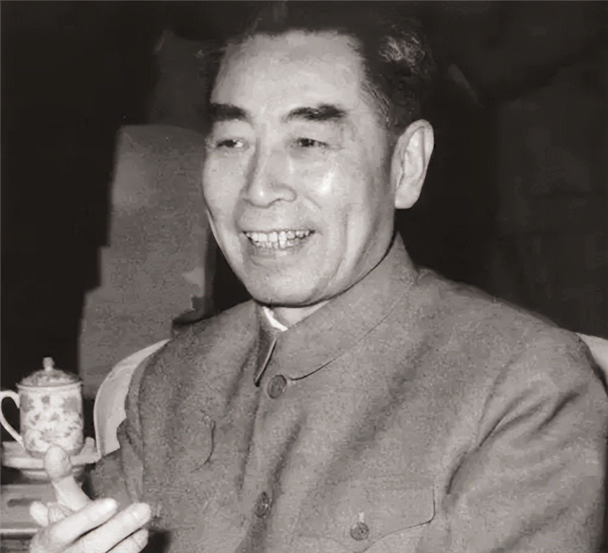 In 1976, Soong Ching Ling attended Premier Zhou's memorial service, why ...