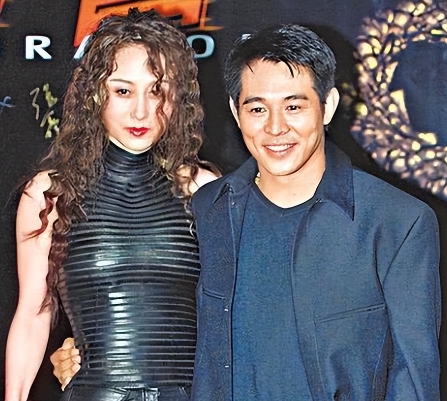 Jet Li posted a recent photo of his wife, 61-year-old Li Zhi is aging ...