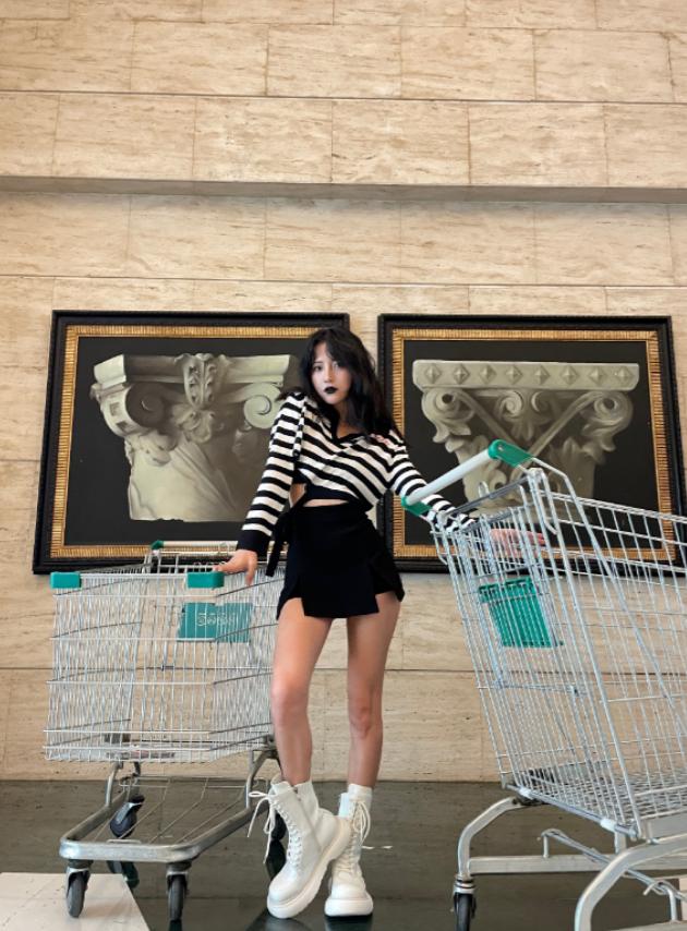 Bao Wenjing put on black lipstick in recent photos, and was told not to ...